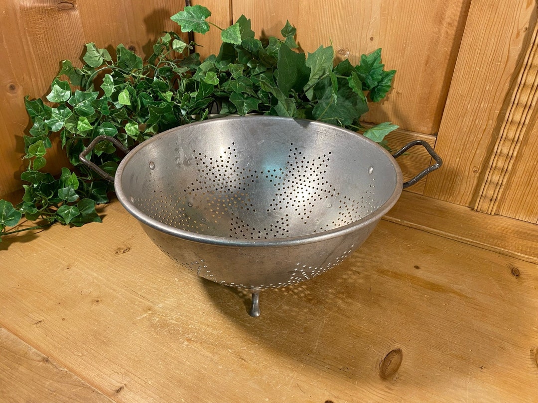 Vintage Large Footed Aluminum Strainer With Stars | Mirro Aluminum ...