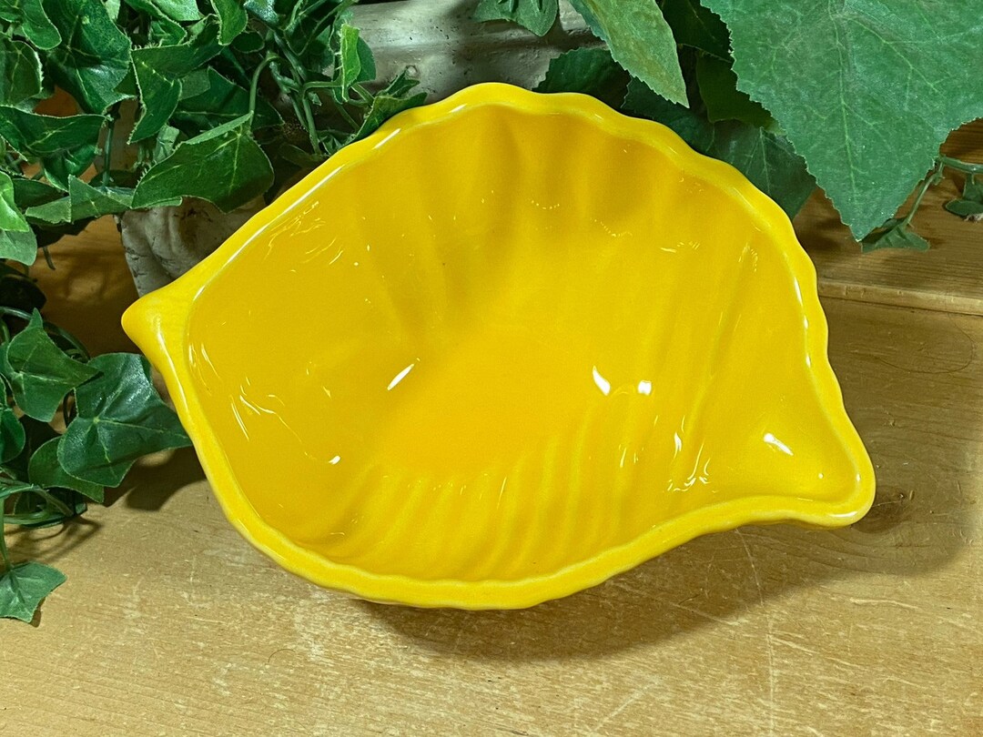 Vintage Polish Pottery Yellow Seashell Bowl | Appolia | Yellow Shell ...