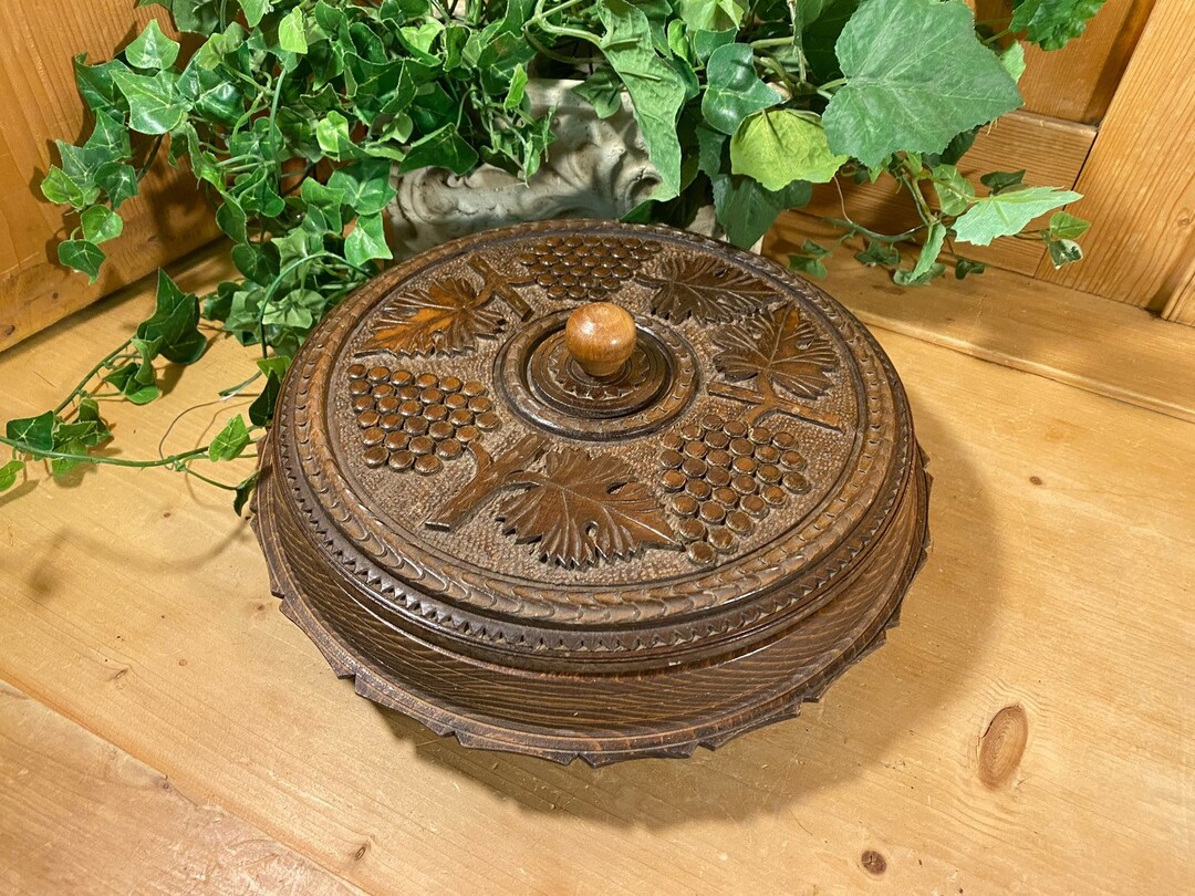 Vintage Large Carved Wooden Trinket Box With Lid | Round Wooden Box ...