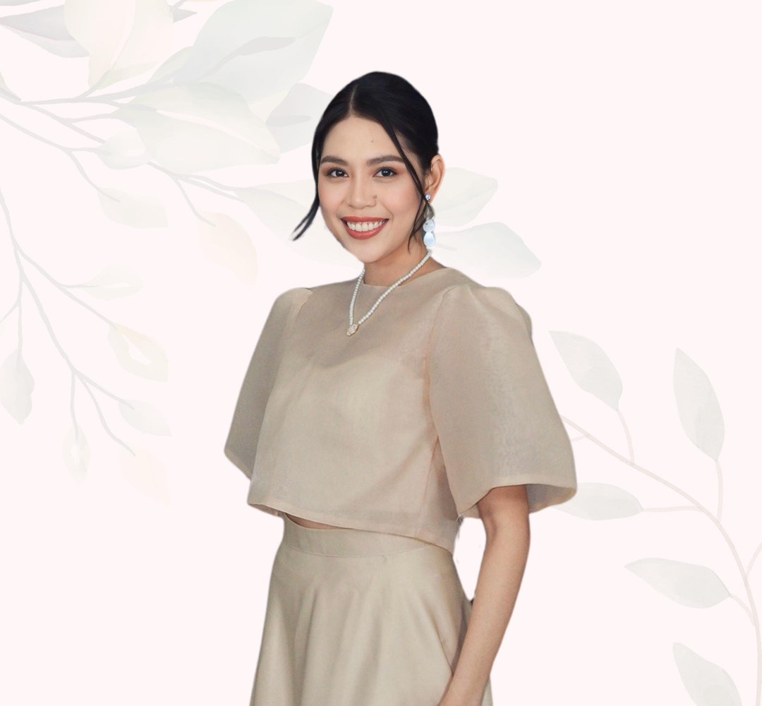 Kimono filipino en beige champán con mangas abullonadas modernas - Mei ...