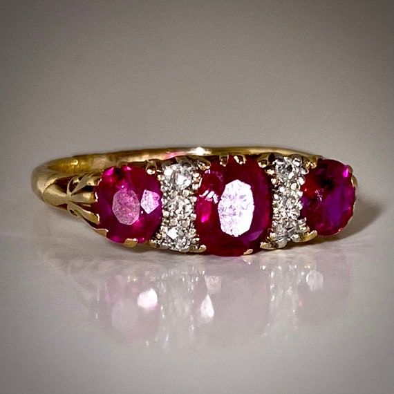 Antique Edwardian 1.1 Ct Graduated Old Cut Ruby Diamo… - Gem