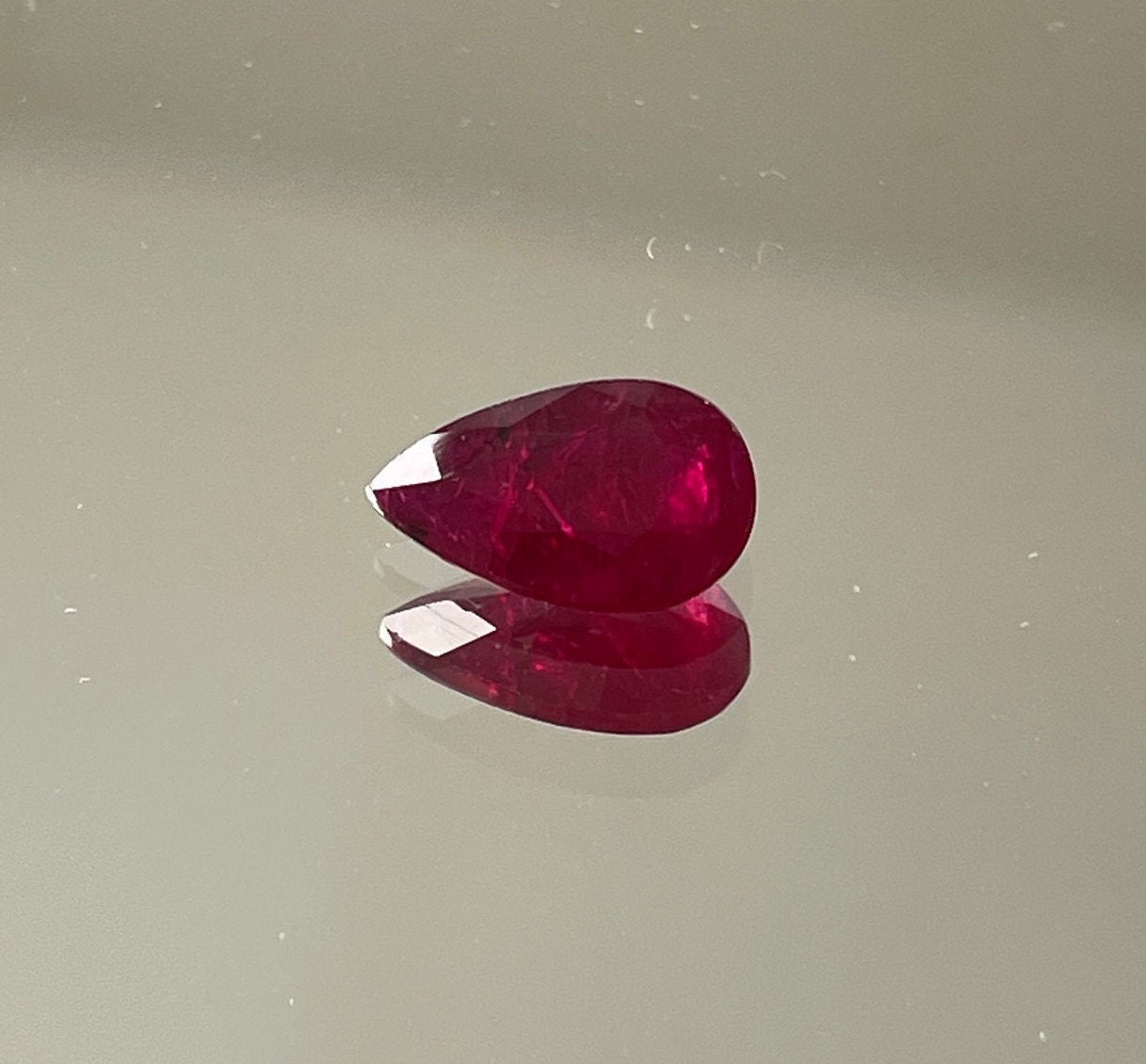 Burma Rubin Erhitzte Birnenform 1,79 Karat 10mm x 6,8mm x 3,1mm - Etsy.de