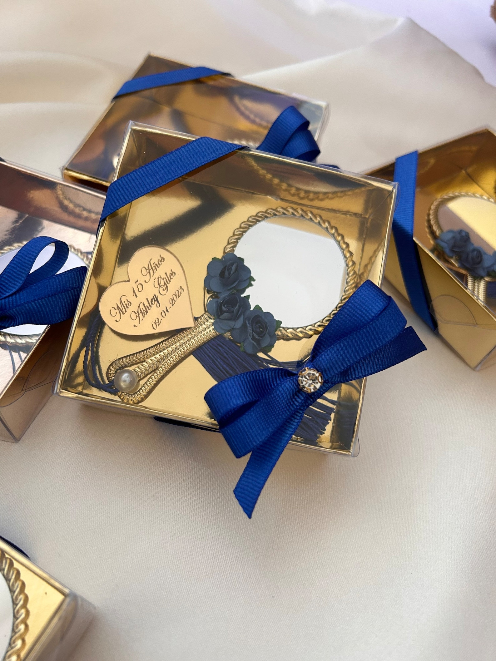 Personalized Mirror Favors With Box: Gold & Rose Gold, Quinceañera ...