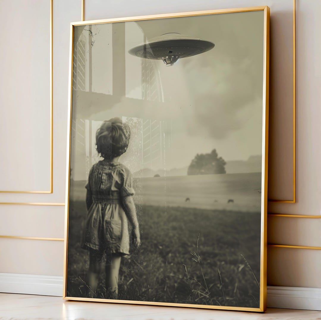 Weirdcore Decor, Creepy Art, Weird Art, Odd and Surreal Art, Macabre ...