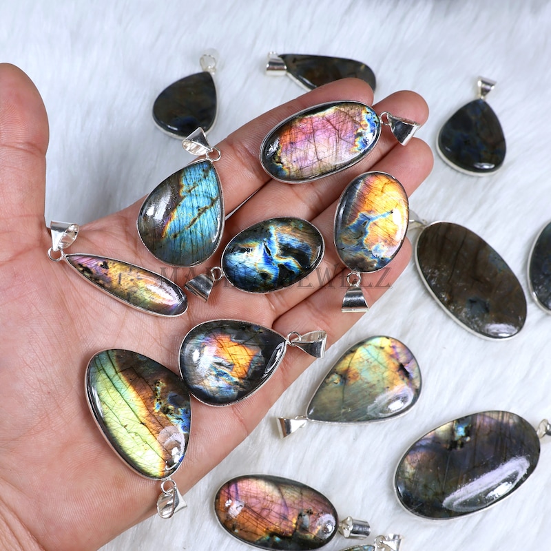 Spectrolite Pendant - Etsy