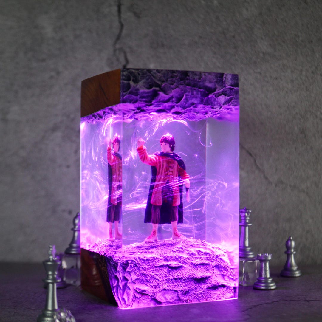 Hobbit Resin Lamp, Customize Handmade LOTR Room Decor Epoxy Lamp ...