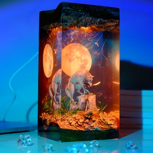 Fighting Wolf Resin Lamp, Handmade Night Light Gift, Unique Gift for ...