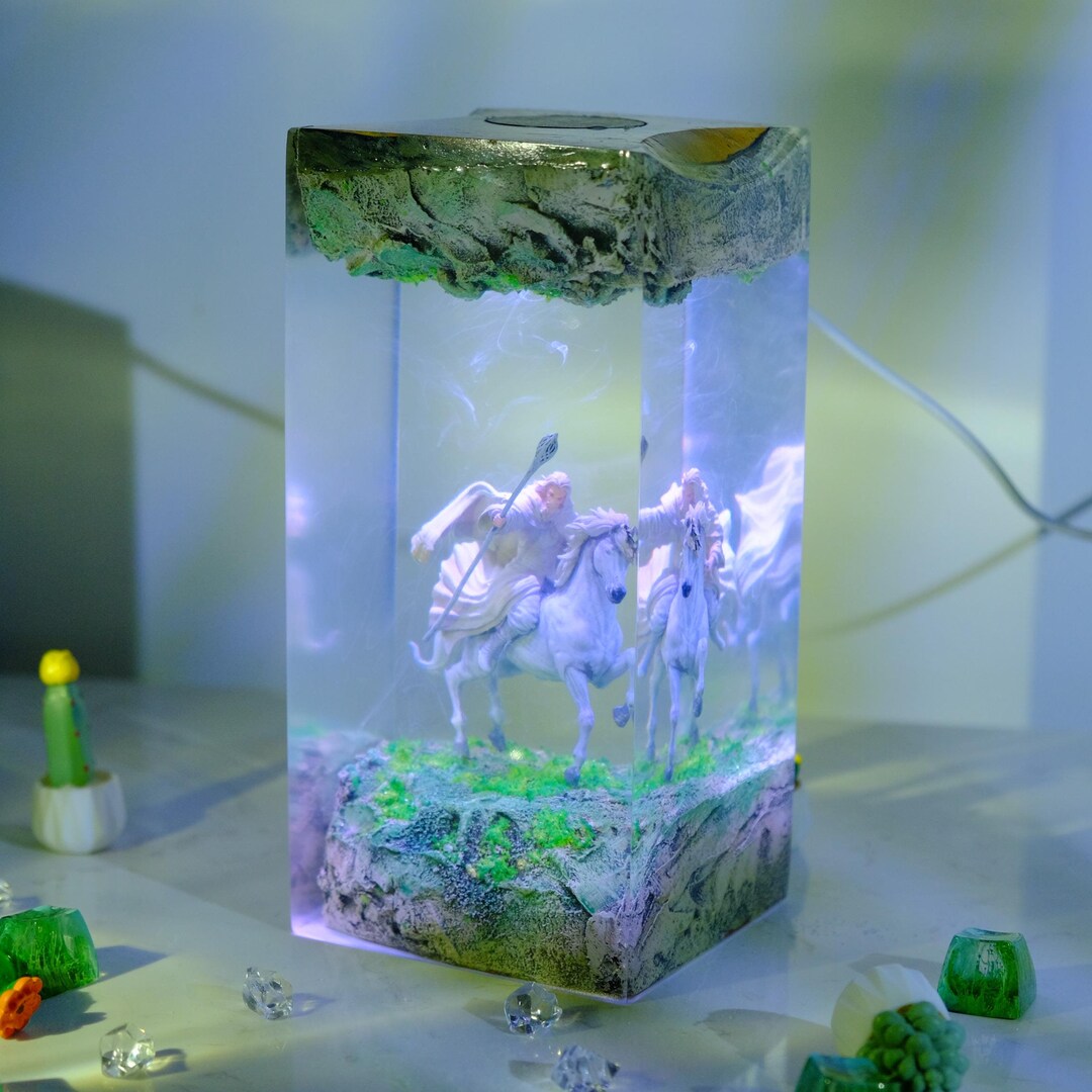 White Wizard Resin Lamp, Customize Handmade LOTR Room Decor Epoxy Lamp ...