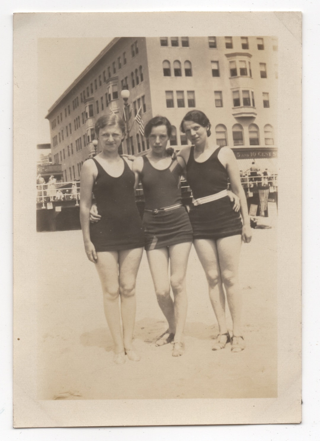 Original Snapshot Friends 1920s - Etsy
