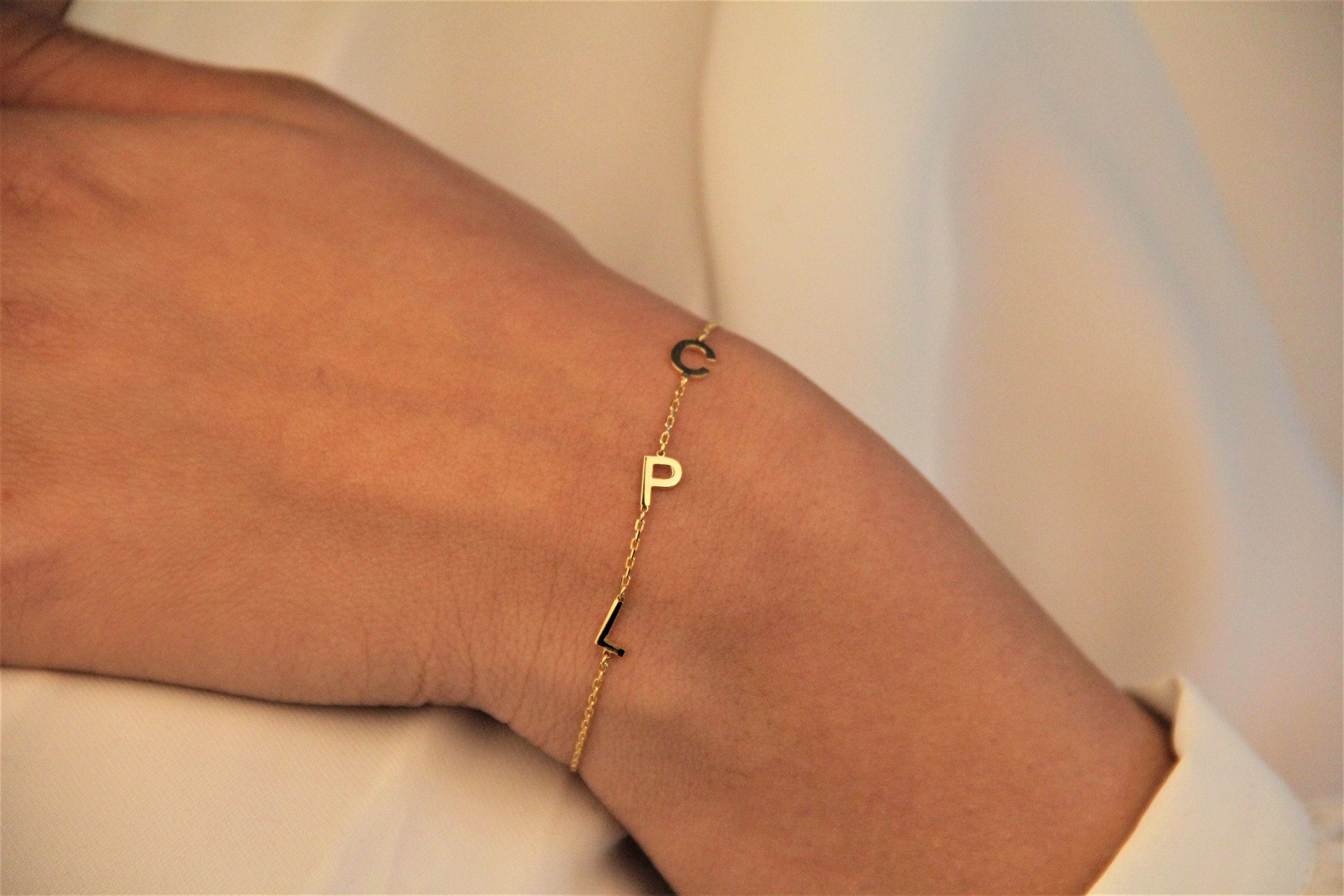 Pulsera inicial Pulsera de letras Pulsera de parejas | Etsy