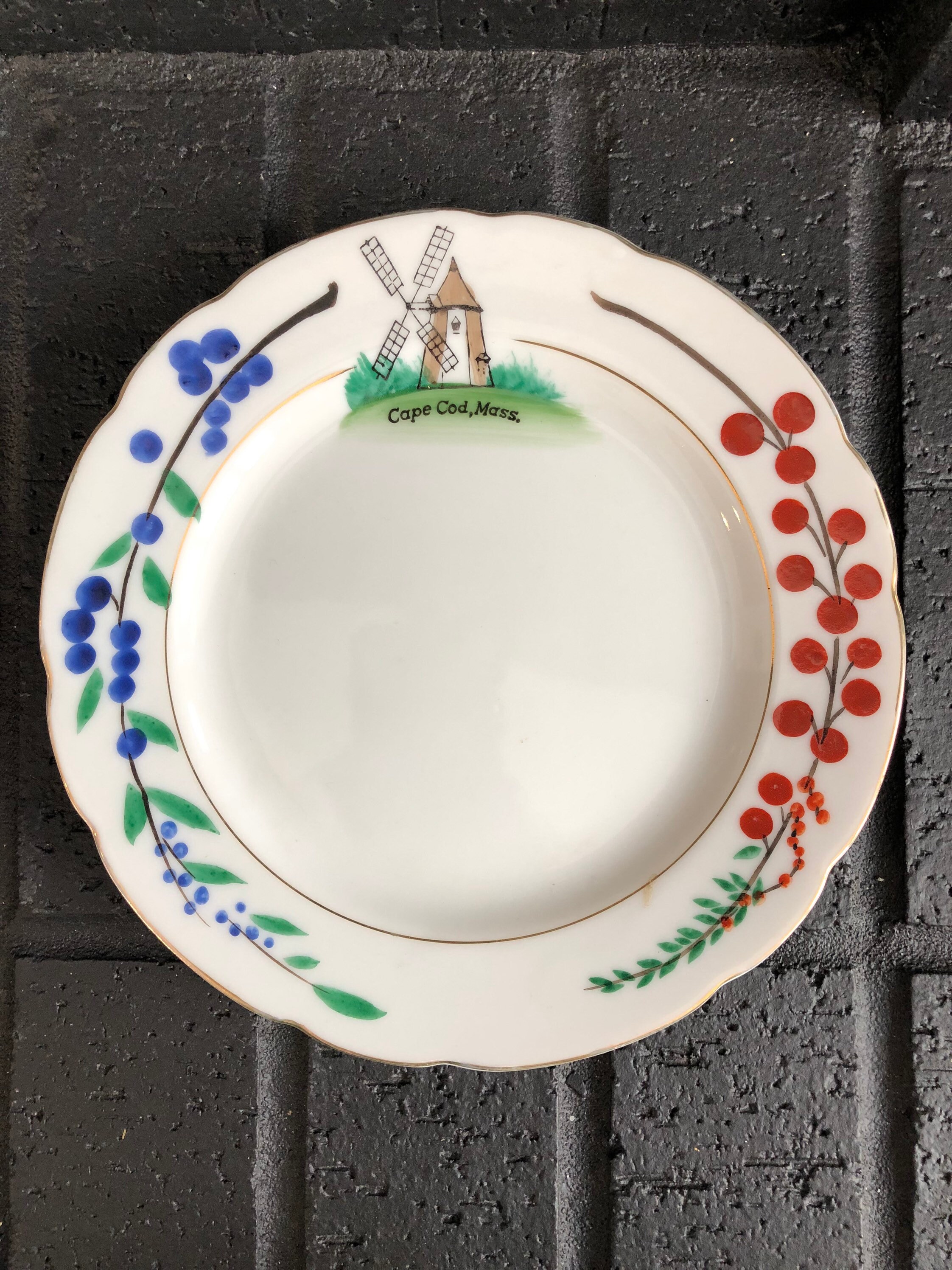 Collectibles Art & Collectibles Collectible Plates Great Bright Colors ...