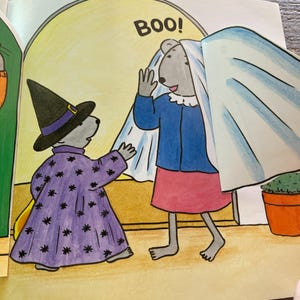 What is Halloween? // A Lift-the-flap Story // Harriet Ziefert / Claire ...