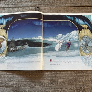 Who's That Knocking on Christmas Eve // Jan Brett // Scholastic 2003 - Etsy