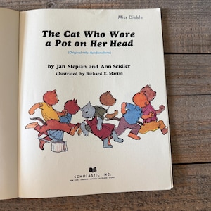 The Cat Who Wore A Pot on Her Head // by Jan Slepian and Ann Seidler ...