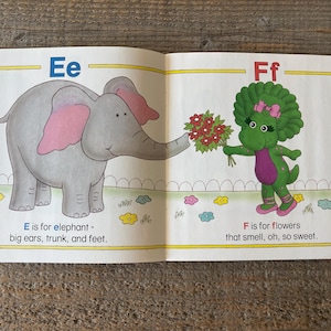 Baby Bop's ABC Book // Barney Book // 1993 Lyons Group // Great ...