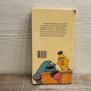 Who Am I? Sesame Street Board Book// 1978 Golden Sturdy Book // Jim ...