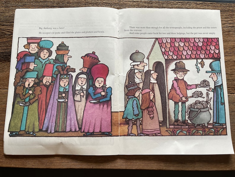 Strega Nona // Tomie De Paola // Scholastic Book - Etsy