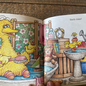 Big Bird's Busy Day // Sesame Street // A First Little Golden Book 1987 ...