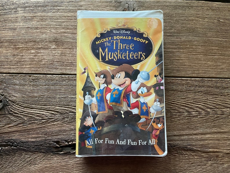 Walt Disney's the Three Musketeers // Mickey, Donald, Goofy // 2004 VHS ...