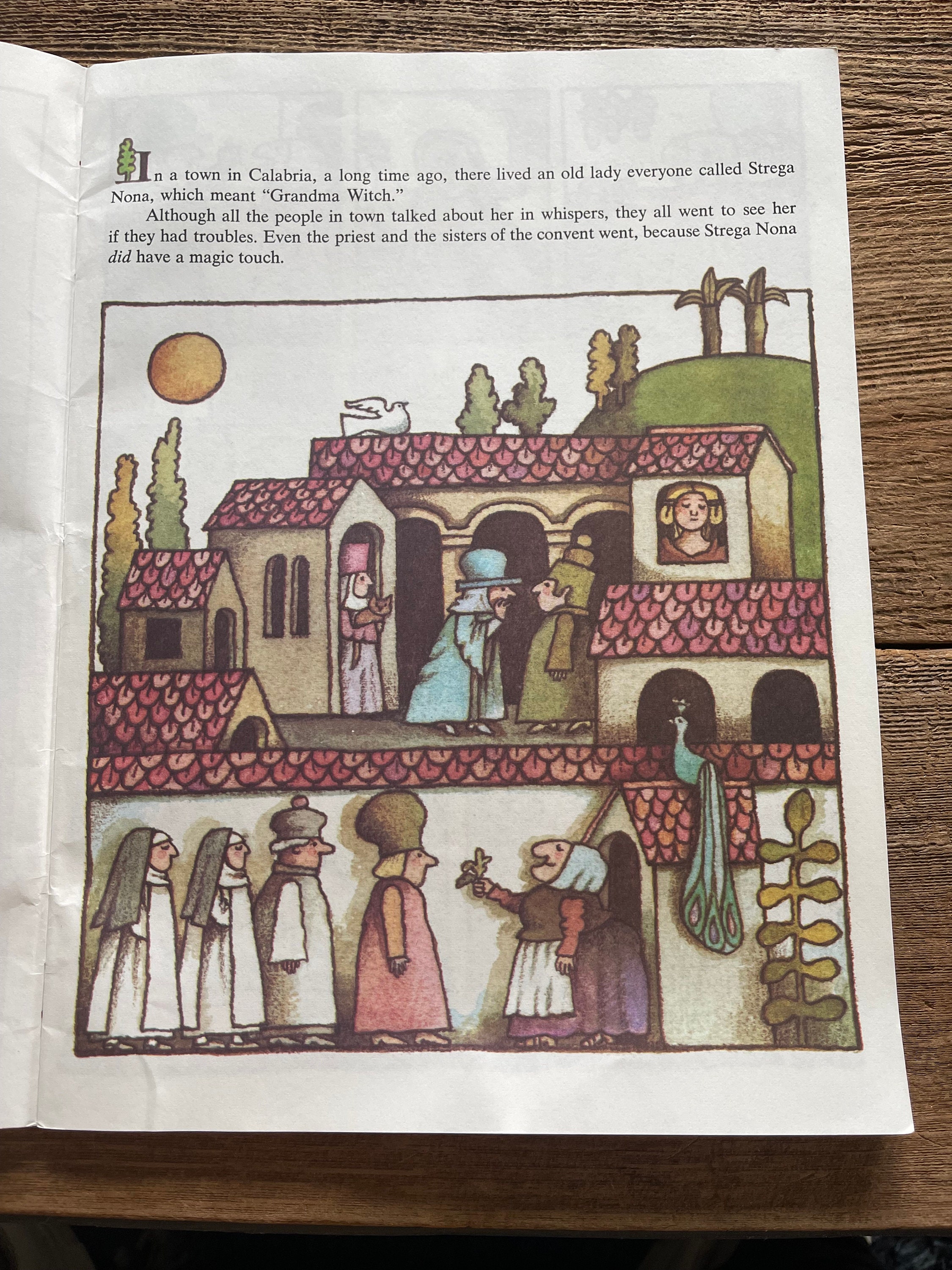 Strega Nona // Tomie De Paola // Scholastic Book - Etsy