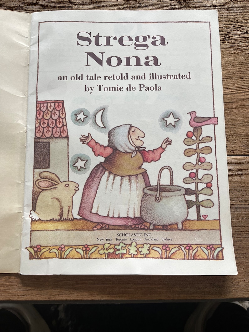 Strega Nona // Tomie De Paola // Scholastic Book - Etsy