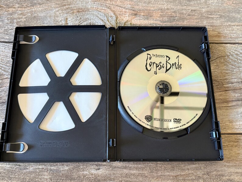 Tim Burton's Corpse Bride DVD // Johnny Depp, Helena Bonham Carter ...