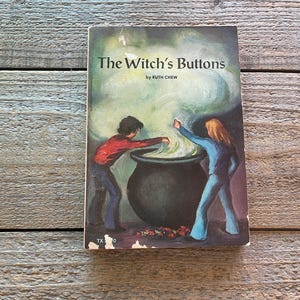 The Witch's Buttons // Ruth Chew // First Printing 1974 // Scholastic ...