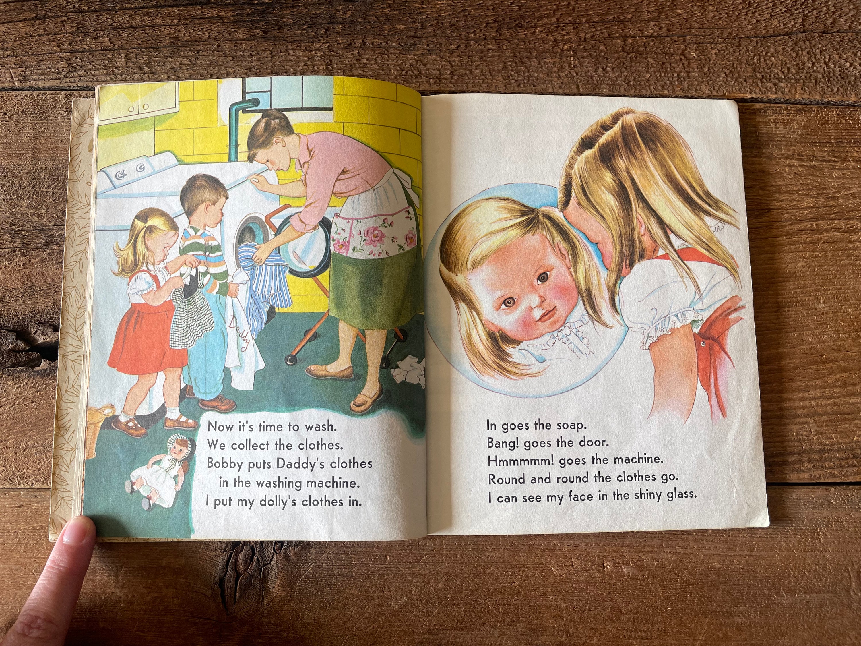 We Help Mommy // 1974 A Little Golden Book // Jean Cushman, Eloise ...