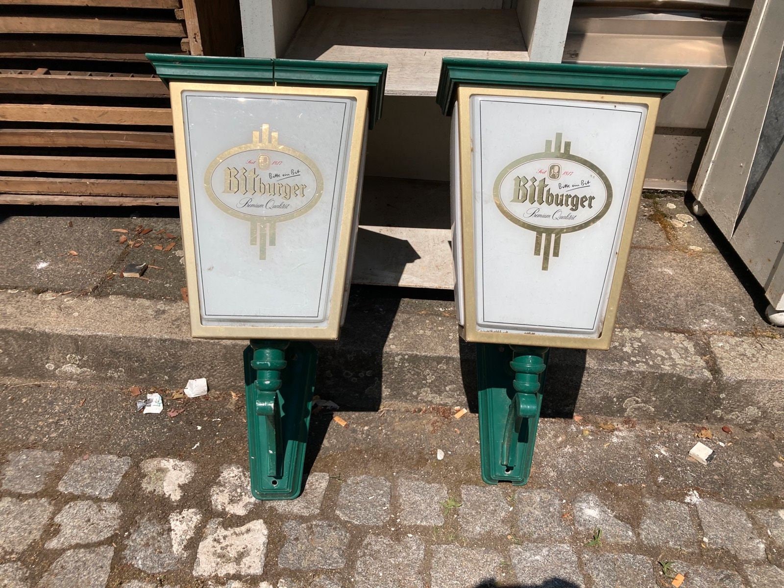 verschwommen Dutzend Ausländer bitburger leuchtreklame schlucken Ich ...