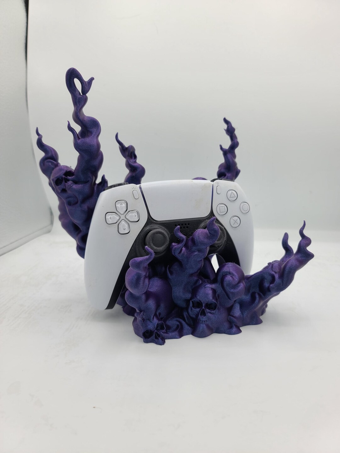 Spooky Skull Halloween Controller Stand for Xbox, PS5 or Switch Pro ...