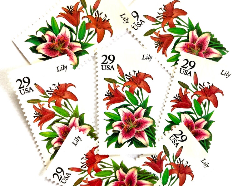 10 Vintage Unused Lily Flower Mail Stamps / Summer Garden Flowers ...