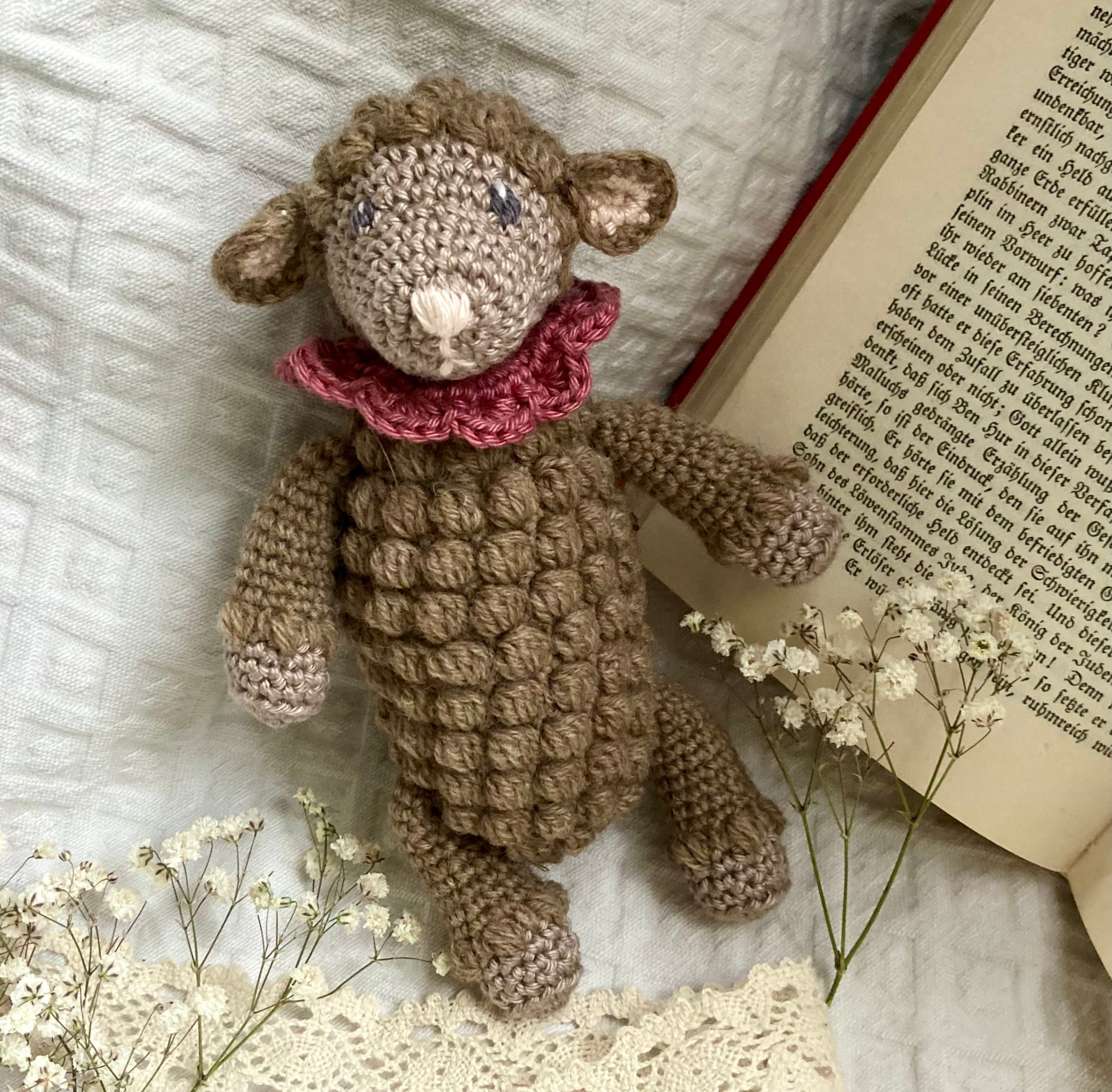 Crochet Pattern Roly-poly Sheep and Lamb Rattle Betty, Amigurmi ...