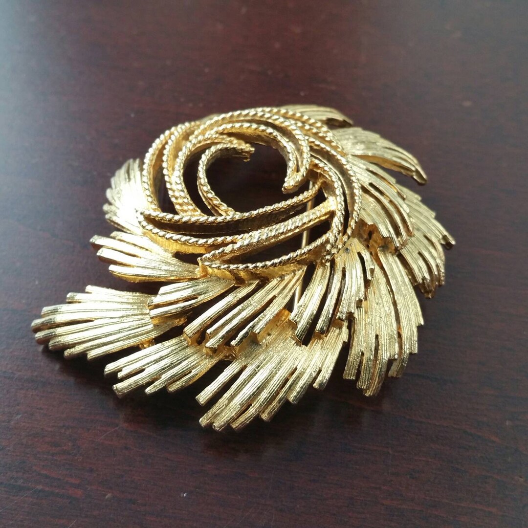 Vintage Lisner Brooch Pin, 1970's Gold Leaf Pin, Openwork Filigree ...