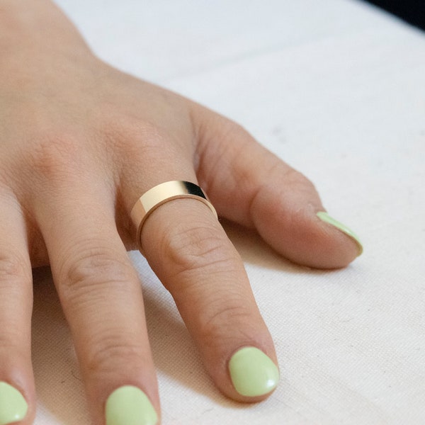 Simple Gold Ring - Etsy Canada