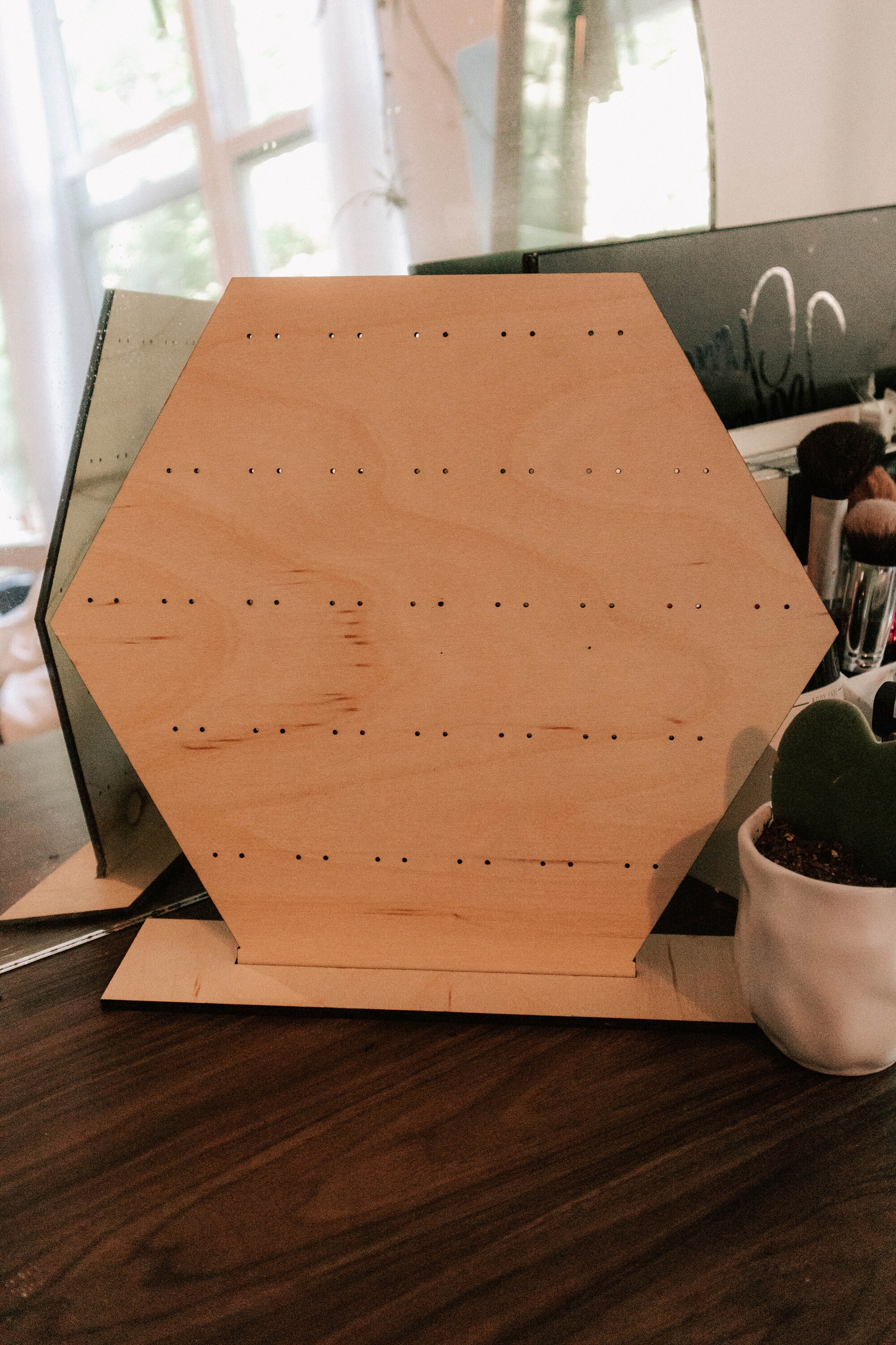 Geometric Earring Stand SVG File for Glowforge Laser Cut File - Etsy