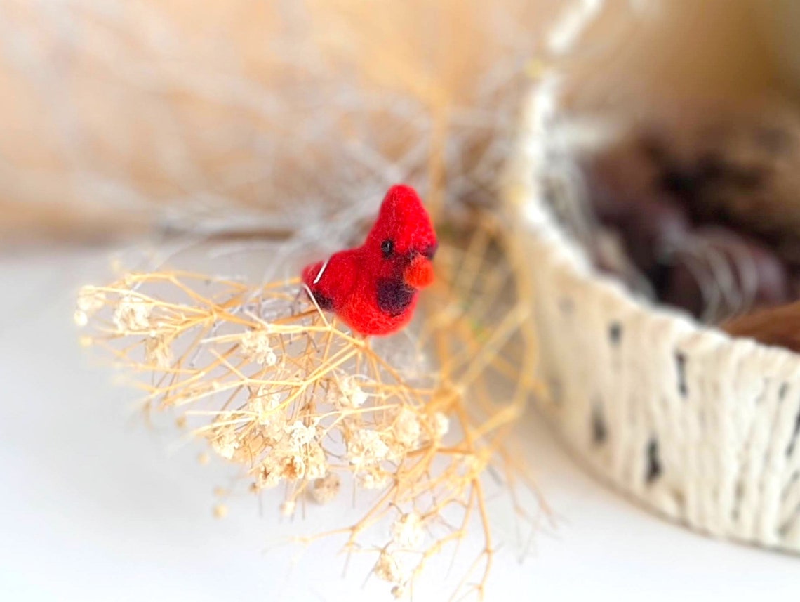 Tiny RED CARDINAL BIRDS Ornament Dollhouse Miniatures Needle Felted ...
