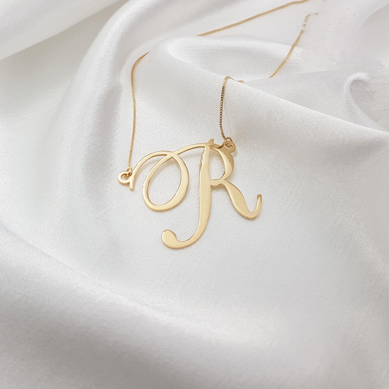 Letter R Necklace - Etsy