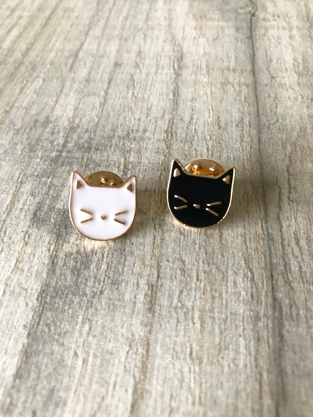 Cat Pins, Black & White. Gold, Arty Pins / Badges. Animal Quirky, Badge ...