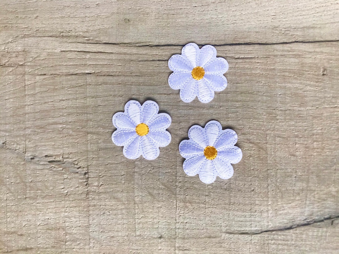 Daisy Iron-on Patch, White Floral Badge, Flowery Hippie Patch, DIY ...