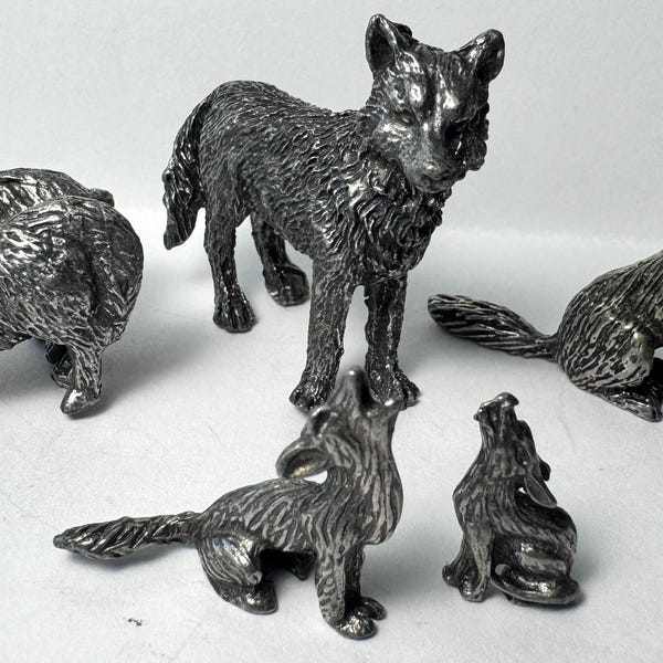 Wolf Figurine - Etsy