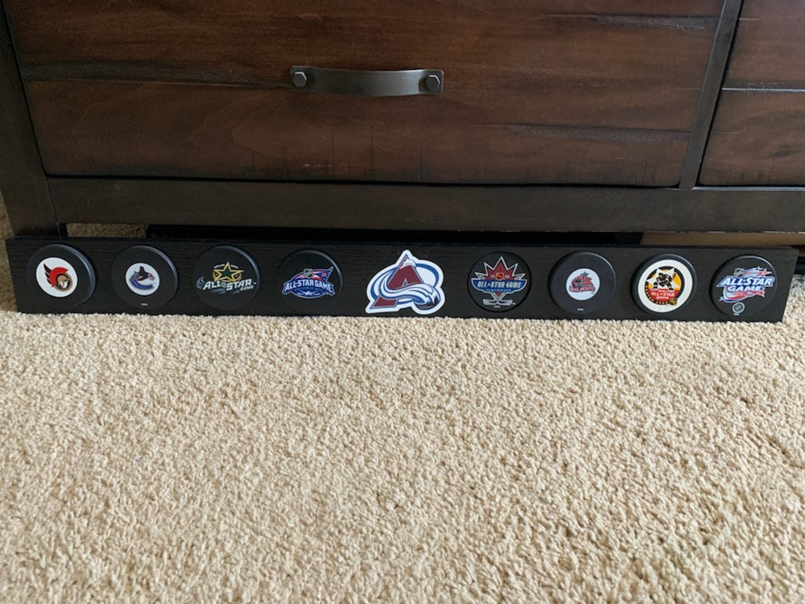 8 Hockey Puck pick Your Team Horizontal Wall Display - Etsy