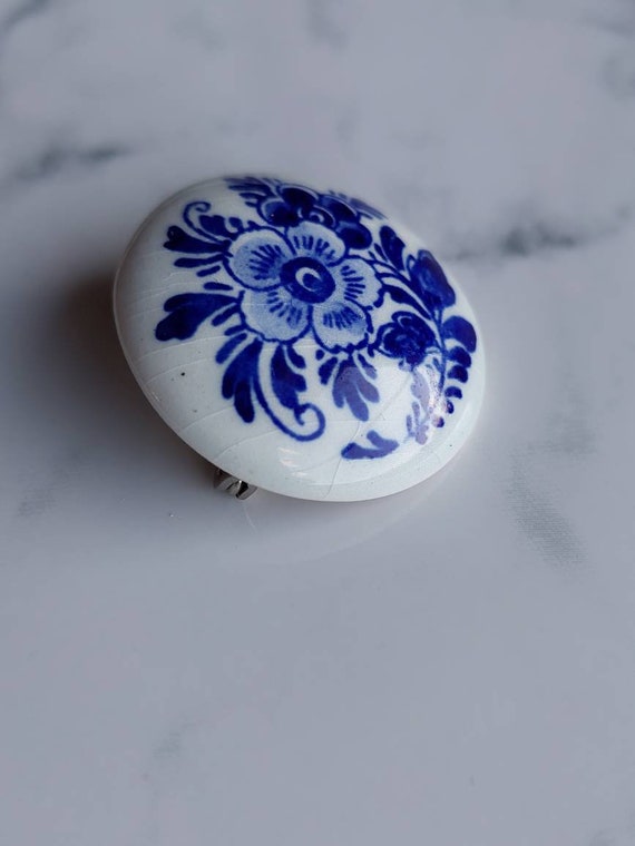 Blue Willow Delft Holland Glass Delftware Floral Pin - Gem