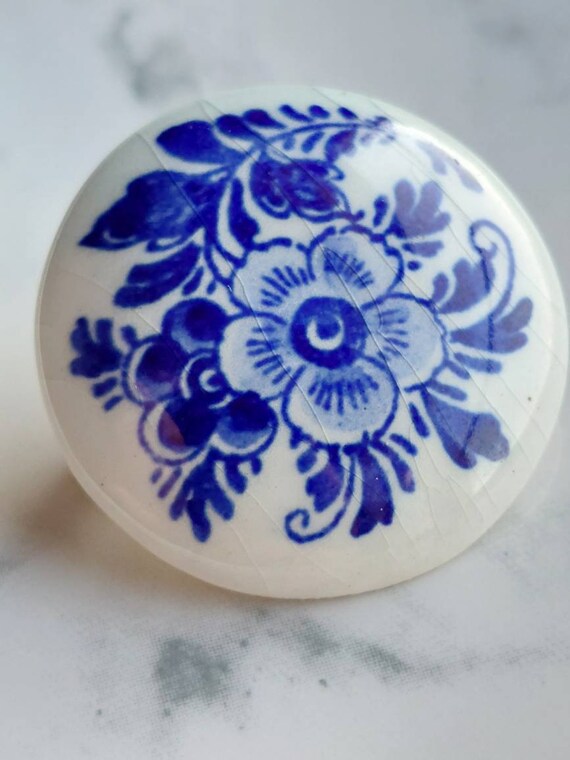 Blue Willow Delft Holland Glass Delftware Floral Pin - Gem