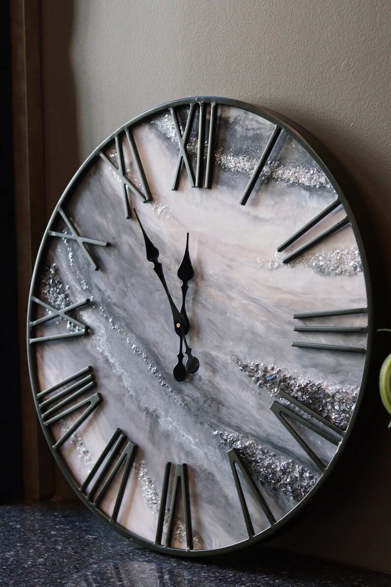 Graphite Resin Clock/ Modern Interior Clock/ Grey Resin Clock/ - Etsy