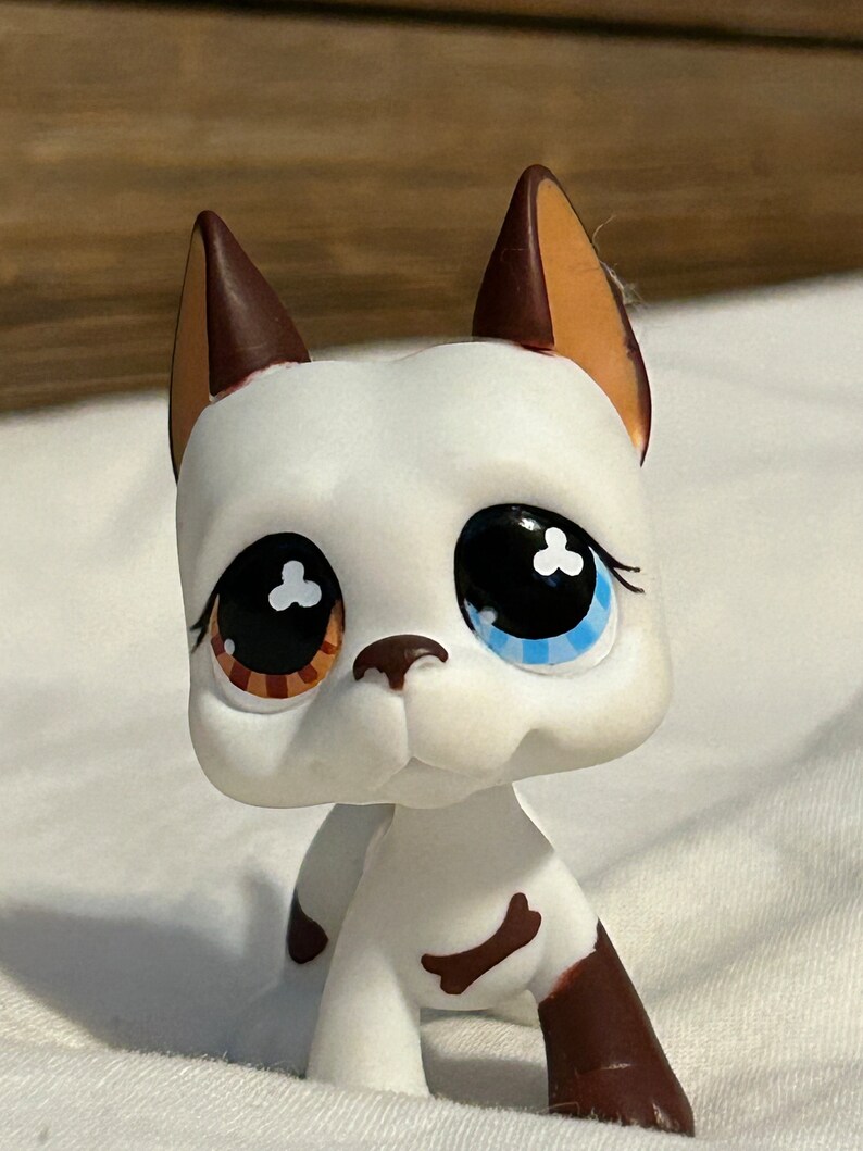 577 Great Dane Bone on Chest Green AND Blue Eyes Gen 2 AUTHENTIC ...