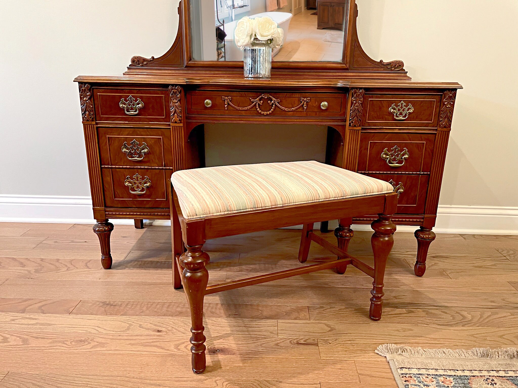 SOLD Vintage Makeup Vanity 1901-1910 - Etsy