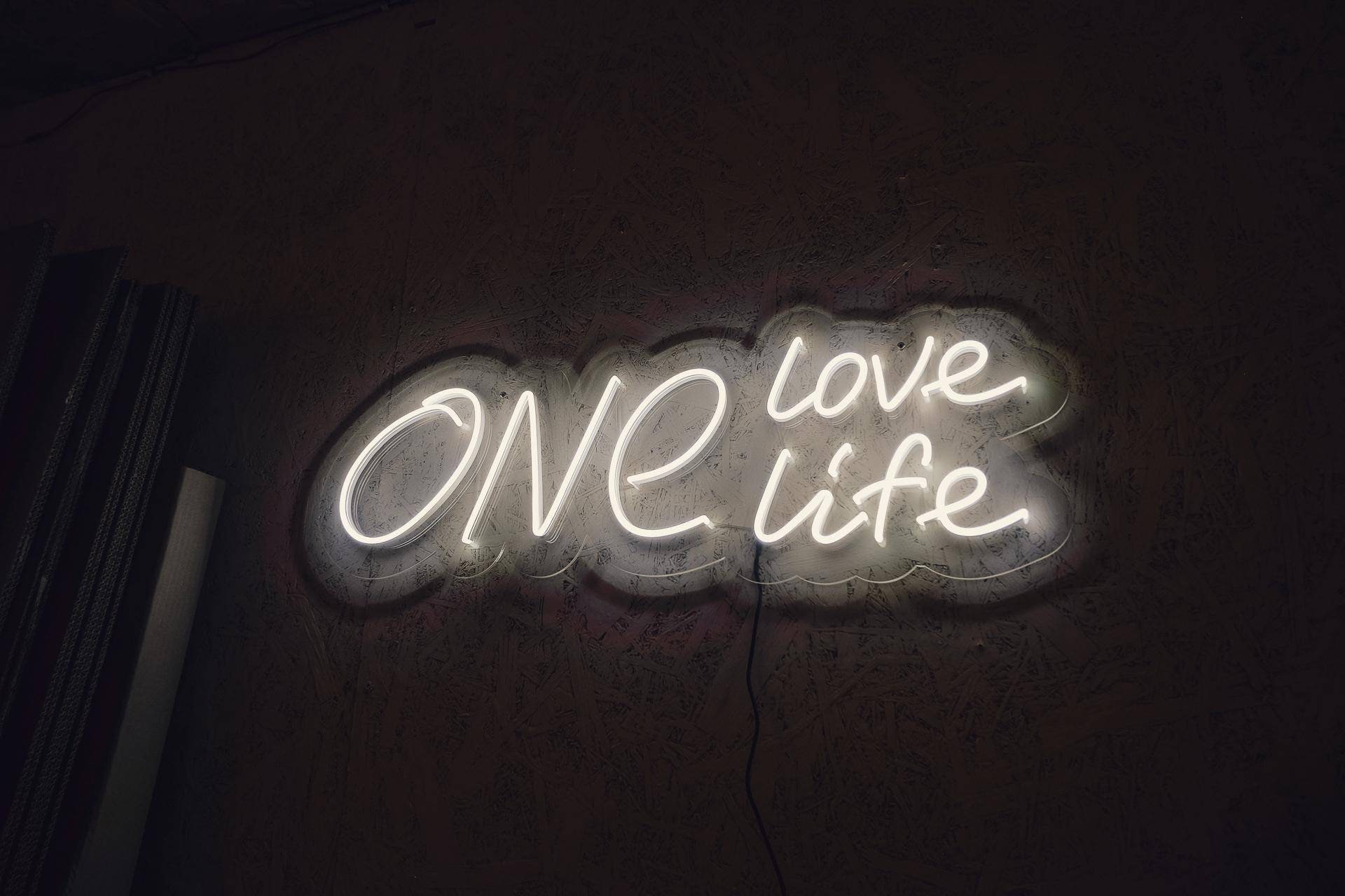 Love Life Neon
