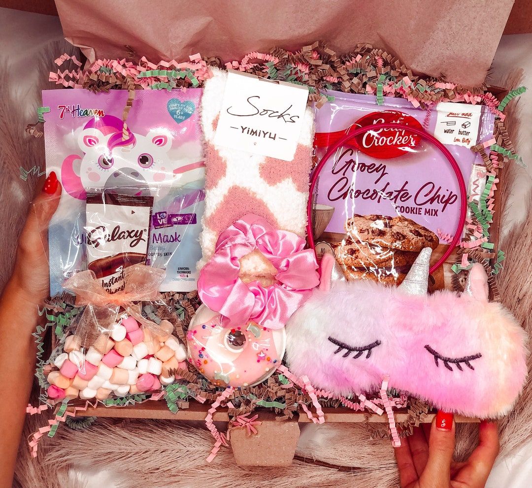 Young Girl Pamper Gift Box | Christmas Hamper for Girls | Daughter ...