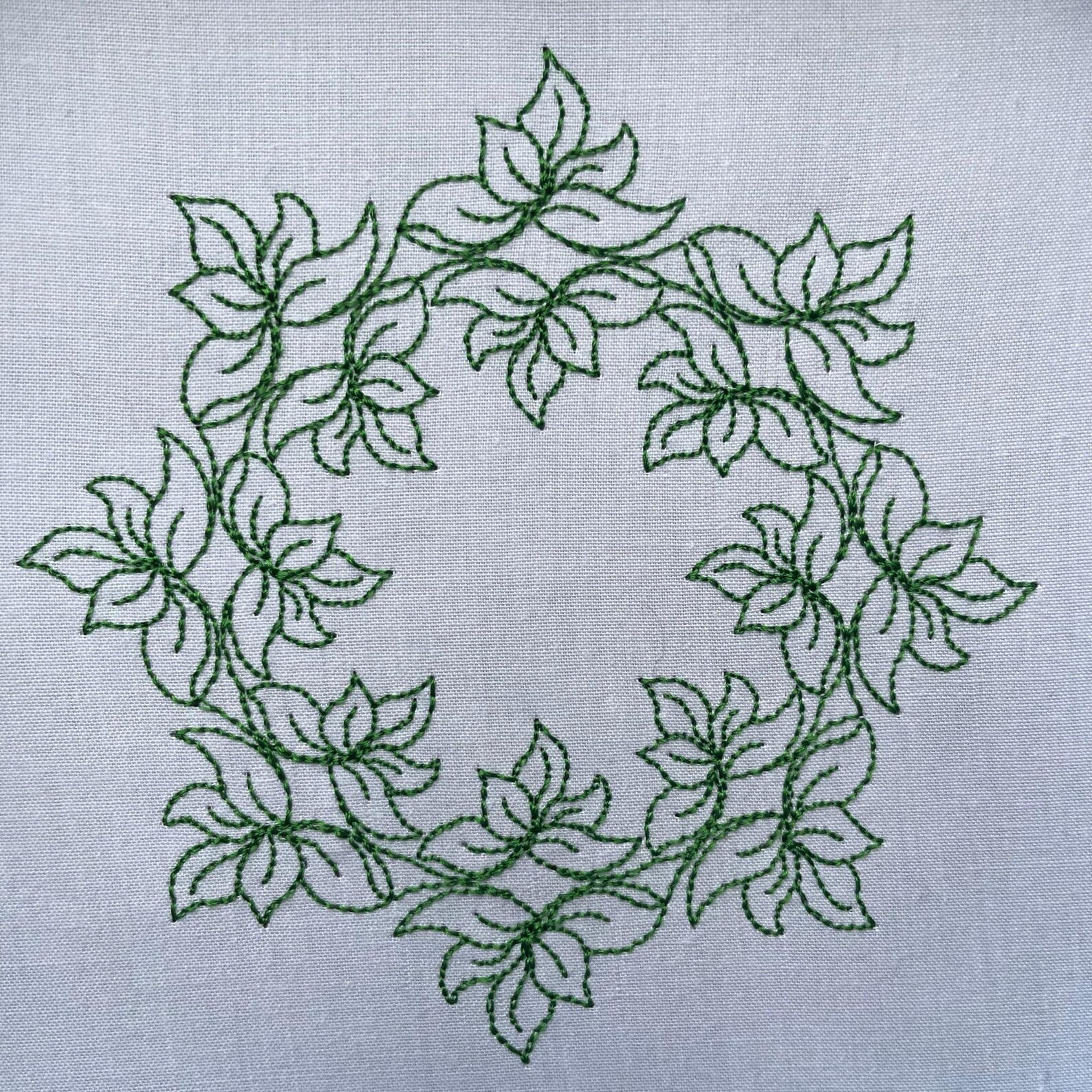 Floral Wreath Embroidery Design: Single Line Leaf Border (machine ...