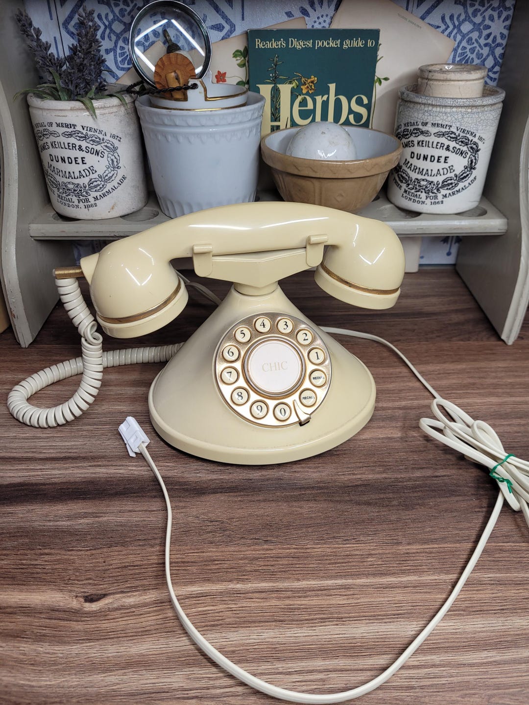Vintage Style Retro Telephone, Cream CHIC Mybelle Telephone, Prop ...